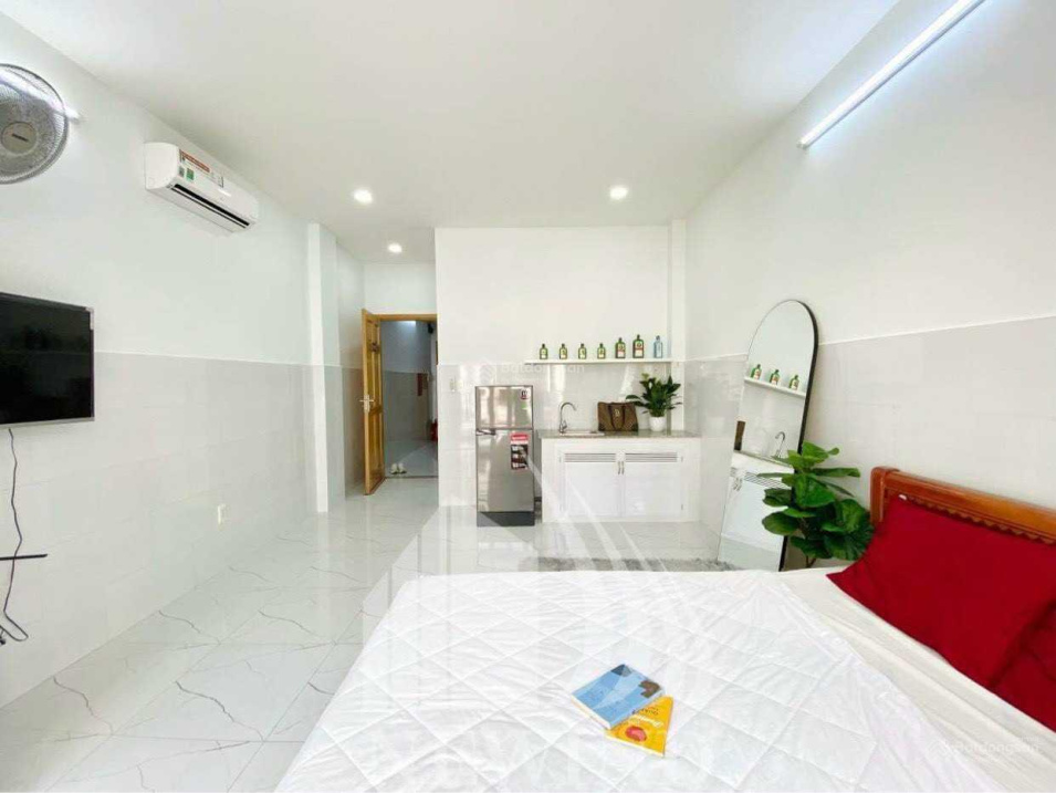 CHDV bancony siêu đẹp ngay Nguyễn Tri Phương Q5, full nội thất, mới 100%