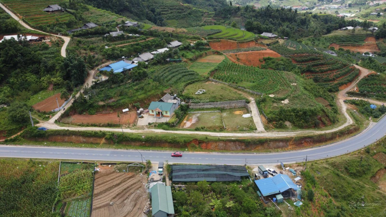 1700m2 mặt đường tránh QL4D view thẳng vườn dâu Sa Pa Bìa đỏ chính chủ ...