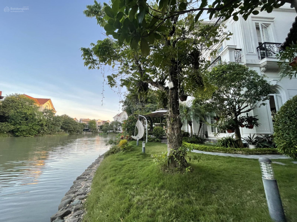 Chính chủ cần bán biệt thự đơn lập hơn 500m2 view vườn hoa, ngã ba sông ...