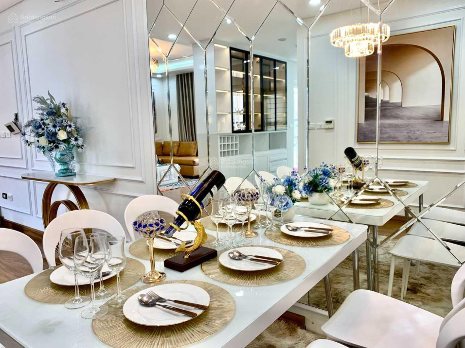 Chính chủ bán gấp chung cư VC7 136 Hồ Tùng Mậu DT 111m2 tầng 15 giá rẻ nhỉnh 4 tỷ