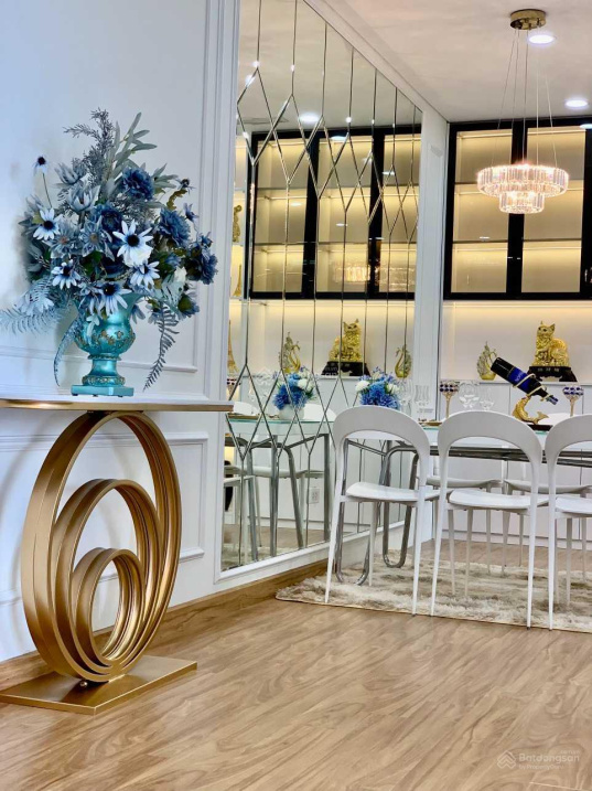 Chính chủ bán gấp chung cư VC7 136 Hồ Tùng Mậu DT 111m2 tầng 15 giá rẻ nhỉnh 4 tỷ