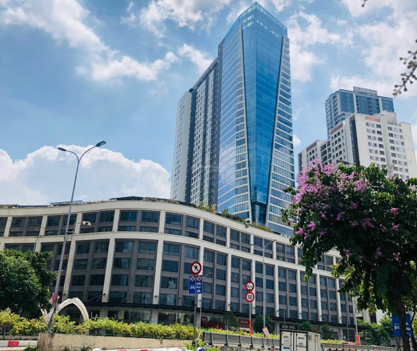 Duy nhất 1 sàn tại vị trí Saigon Pearl 92 Nguyễn Hữu Cảnh. Vị trí Long mạch kết nối Q1 & Q2