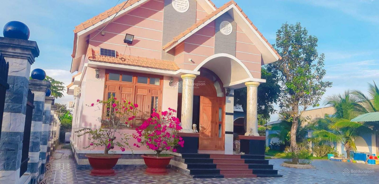 Cần bán nhà mái ngói mới xây 600m2 cách QL56 chỉ 300m, xã Suối Nghệ ...