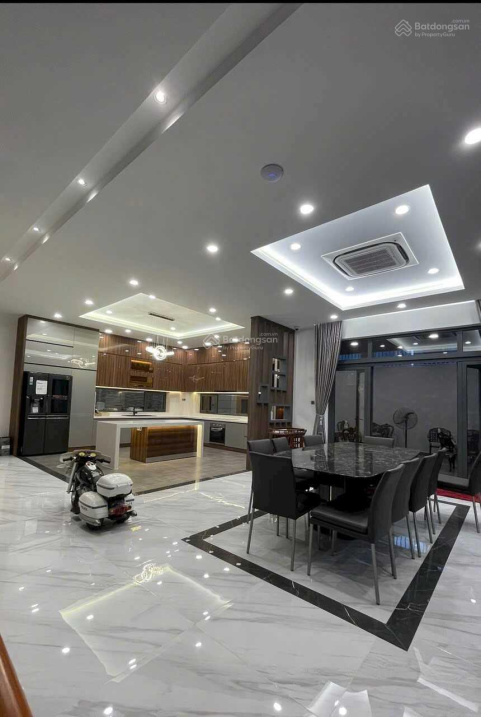 Cần bán biệt thự khu Sadeco Q7, nhà đẹp, mới, có hầm giá chỉ 20tỷ LH 0936 787