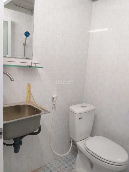 Cho thuê phòng trọ gần chợ Tân Hương, 12m2, phòng mới, đẹp, WC riêng ...