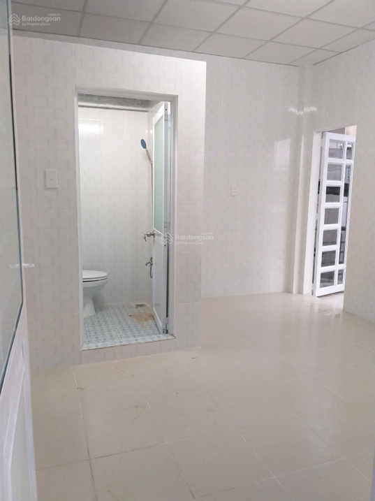 Cho thuê phòng trọ gần chợ Tân Hương, 12m2, phòng mới, đẹp, WC riêng ...
