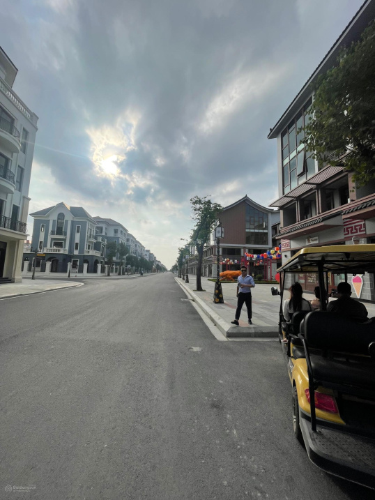 Bán SH1.KT 06 đối diện dãy biệt thự San Hô, gần Vincom, Grand World HN, công viên sóng, tặng xe VF8