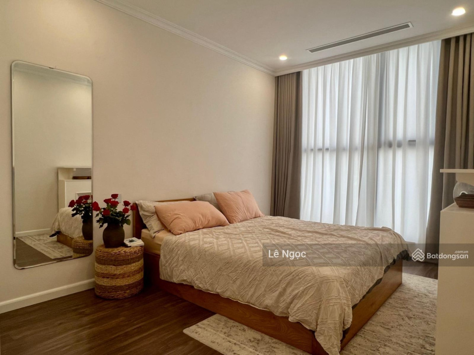 Bán căn hộ 2 ngủ 65m2 tầng trung, full đồ, có sổ đỏ, view nội khu + bể ...