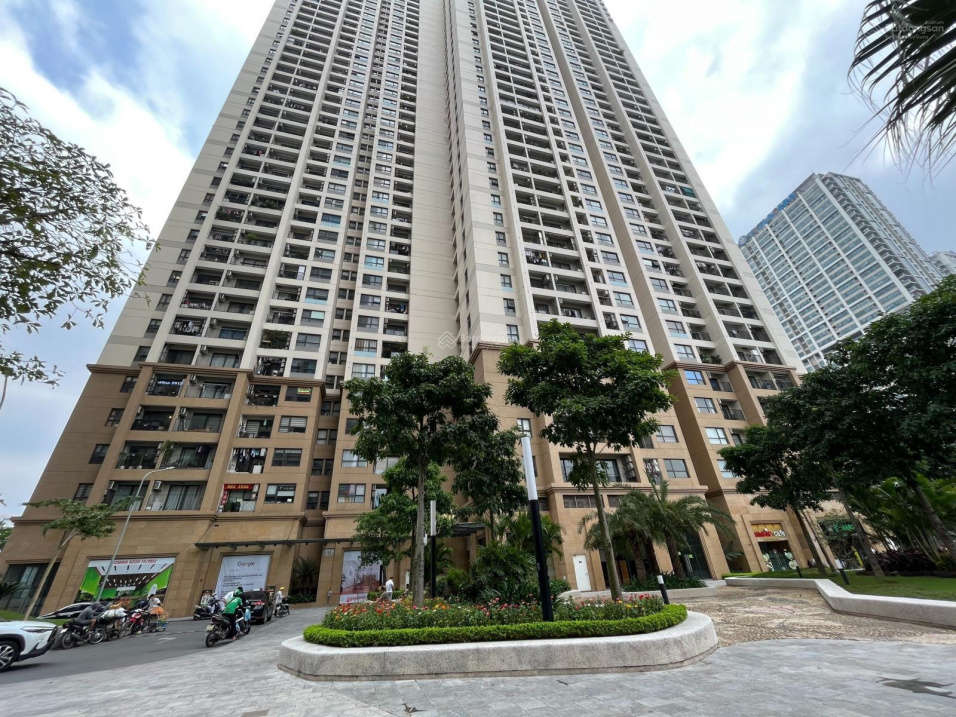 Bán căn hộ studio 38m2, full đồ nội thất, giá 2 tỷ, tòa C2 Vinhomes D'Capitale Trần Duy Hưng