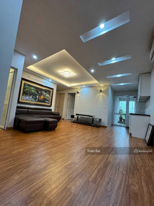 Cần bán căn góc 3PN-2WC 87m2 tòa Ruby Giang Biên - Long Biên, SĐCC giá chỉ 2.35 tỷ