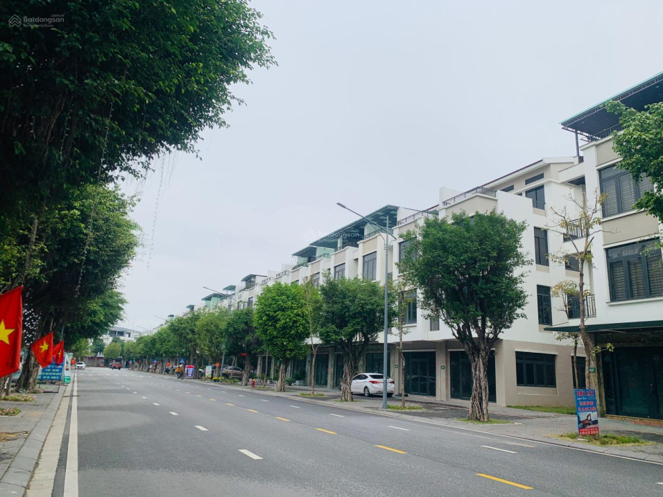 Bán căn 2 MT Ecopark Hải Dương, trục chính Hải Hưng, DT 100m2 có cửa kính, MT 5m. E Nga 0912 026