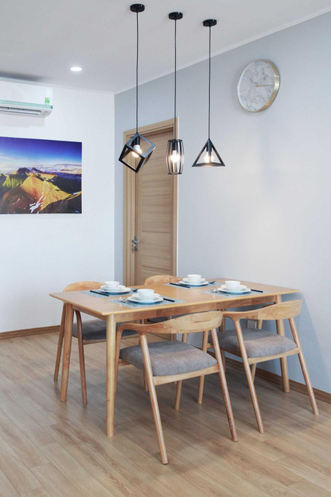 Bonanza 23 Duy Tân - 97m2 3 phòng ngủ đủ nội thất 18tr/th đầu tháng 3 vào ở - LH 0838 681