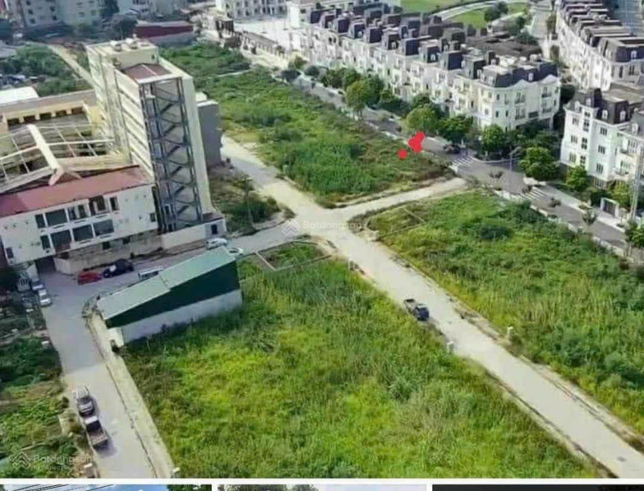 Làn 2 đường QL32, cạnh công an huyện, sát khu đô thị Lideco