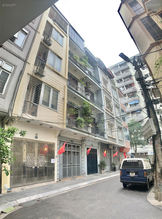 Cho thuê nhà riêng ngõ 165 Dương Quảng Hàm - Cầu Giấy. DT 50m2*5T*MT 4m. Giá 14tr/th