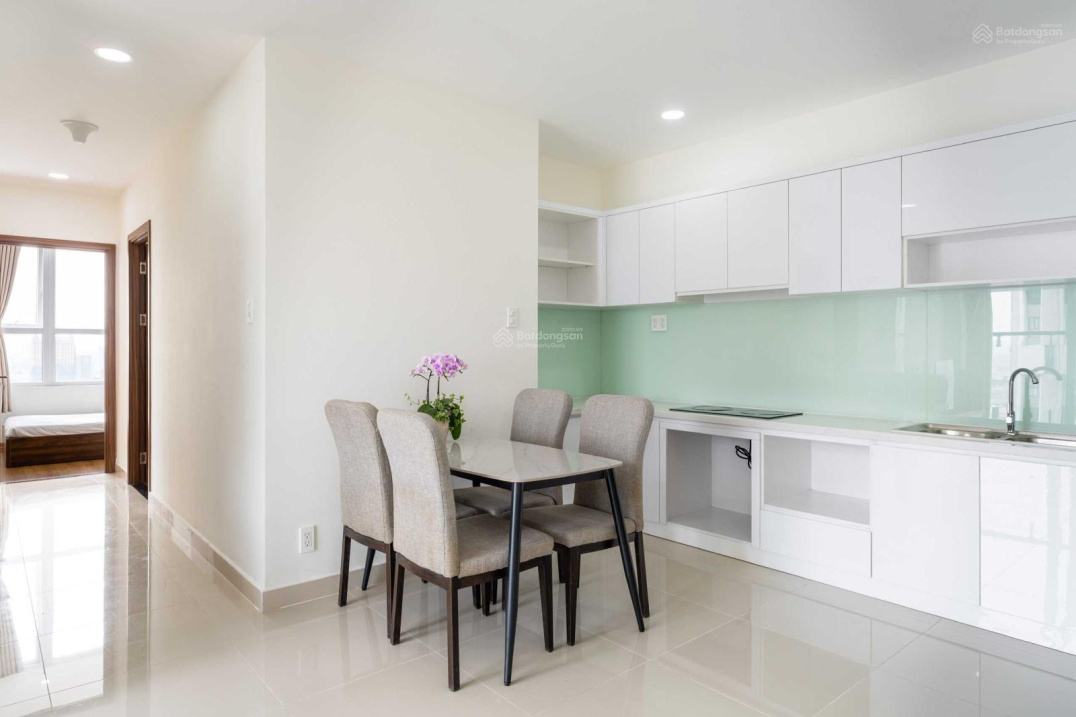 Cần tiền bán gấp căn hộ 3PN 88m2 3PN 2WC tầng đẹp giá 3,550 tỷ bao gồm các chi phí. LH: 0907 174