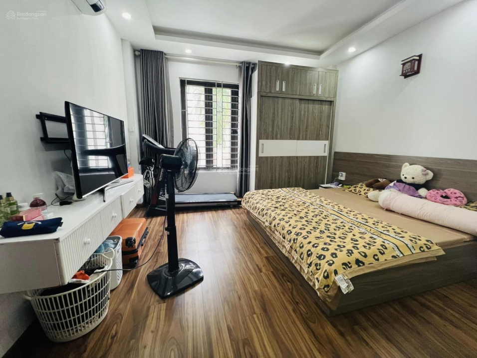 Bán nhà Hoàng Đạo Thành, 63m2 x 4T, MT 5.2m, ô tô đỗ cửa 9 phòng cho thuê, giá chỉ hơn 5 tỷ