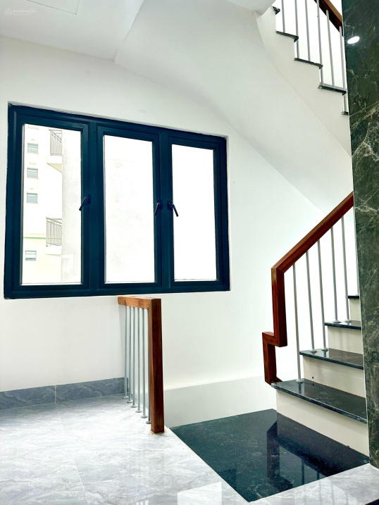 Cần bán nhà 7T, 61m2 phố Chùa Láng, Đống Đa, thang máy, ngõ ô tô vào ...