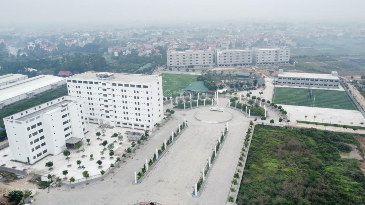 Cần chuyển nhượng LK15 và LK16 đường 21,5m trước cổng ký túc xá trường ...