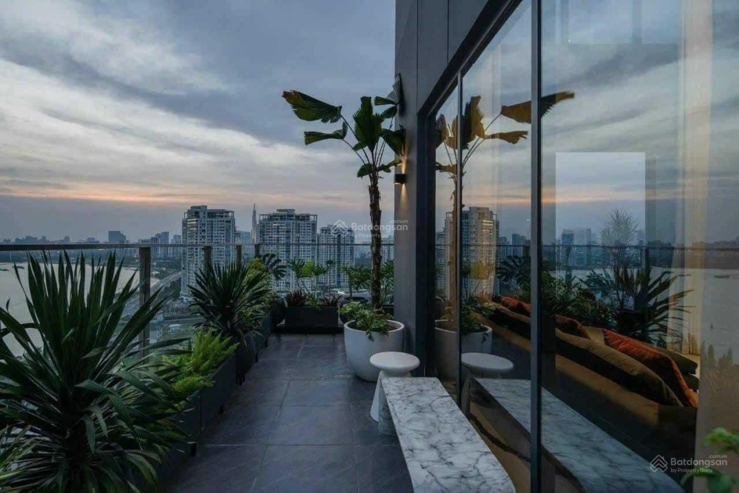 Chủ nhà đi nước ngoài bán gấp Penthouse Duplex 2 tầng DT 145m2 12,677tỷ One Verandah. LH 0931 ...
