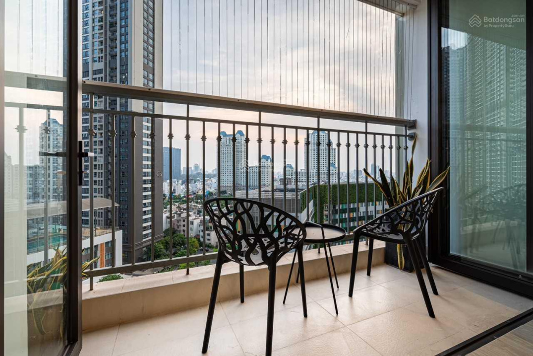 Chính chủ bán nhanh 3PN Vinhomes Landmark 2 - 2804 full nội thất cao cấp ban công view sông