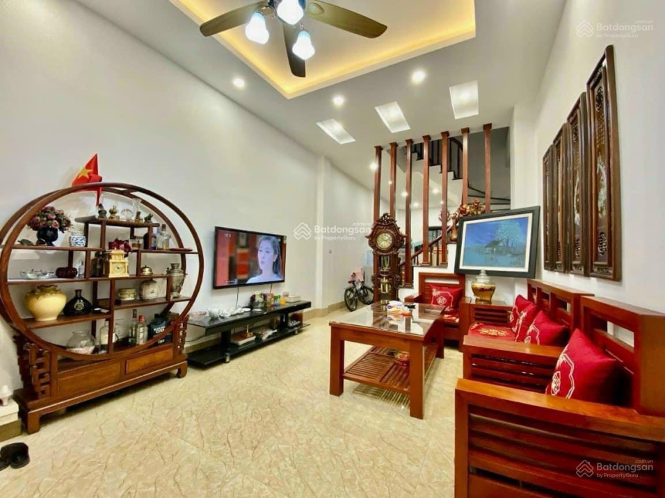 Căn nhà dân xây cực đẹp - ngõ thông ô tô 7c - đường nhà 6m Bồ Đề - Long ...