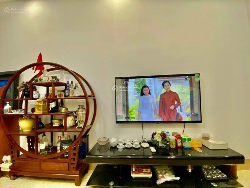 Căn nhà dân xây cực đẹp - ngõ thông ô tô 7c - đường nhà 6m Bồ Đề - Long ...