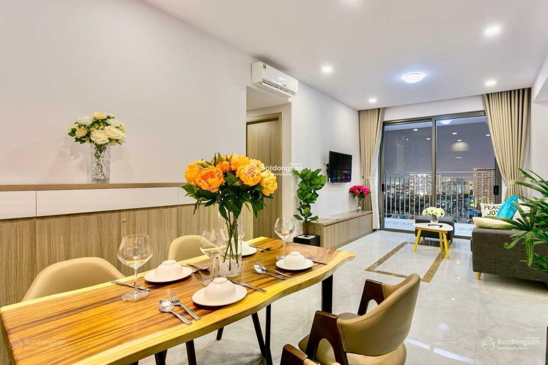 Cho thuê căn hộ cao cấp The Gold View, Q4. 80m2, 2PN, 2WC, giá 16 triệu ...