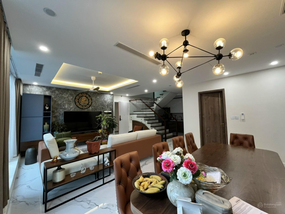 Chính chủ bán căn duplex 5 ngủ 266m2 tại Mandarin Garden tòa D1 ban công ĐB full nội thất, sổ đỏ