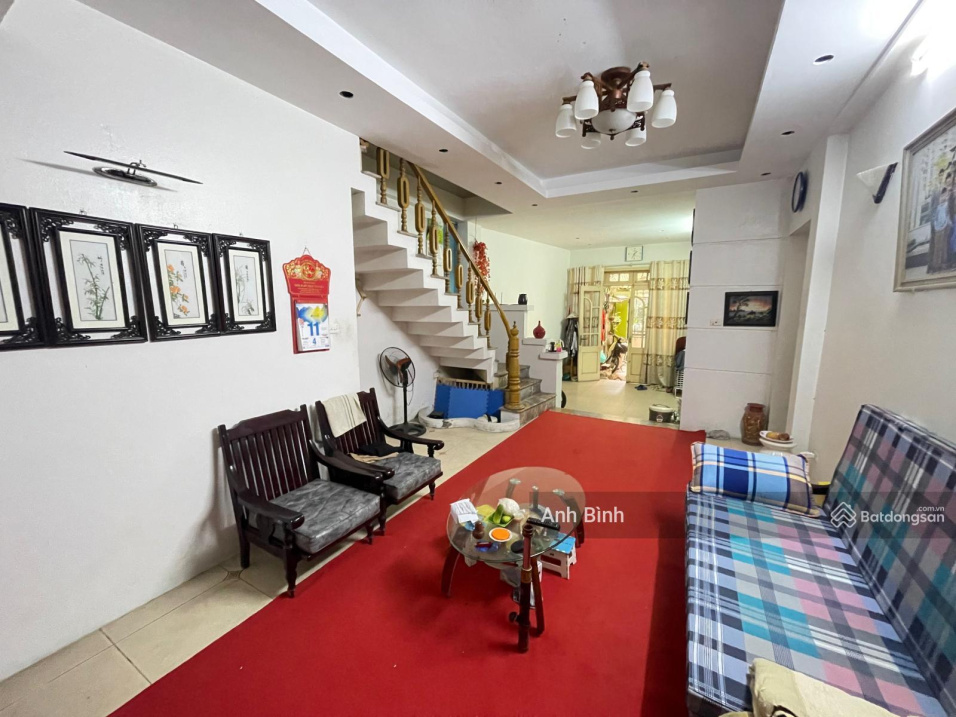 Bán nhà Kim Mã - 60m tới phố - ngõ ba gác tránh - Dân trí lịch sự - 70m2 - 3 tầng - nhỉnh 7 tỷ bán