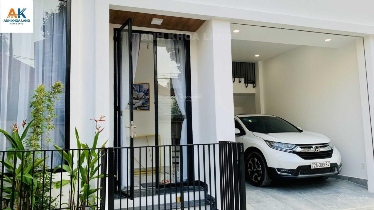 Hàng hiếm garage oto nhà đẹp cao cấp 3 tầng 68.1m2 ngay chợ Thủ Đức đường ôtô thông suốt 8.2 tỷ