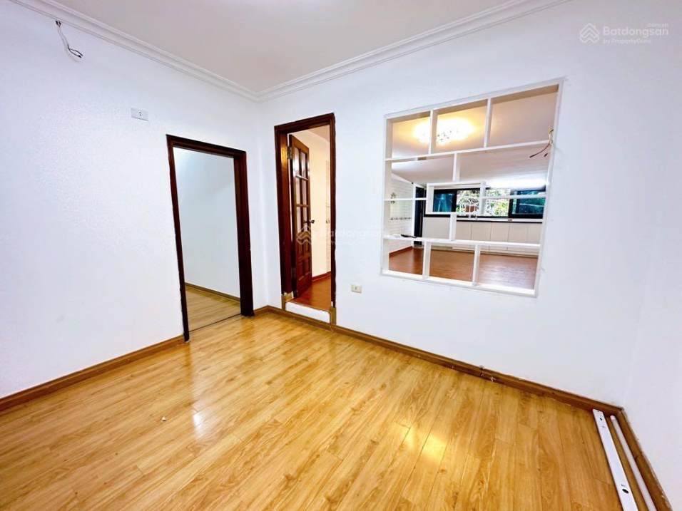 Bán nhà tập thể mới Nghĩa Tân, Cầu Giấy, 80m2, MT: 4m, giá: 2,88 tỷ