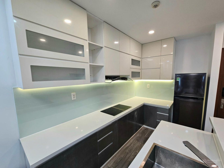 Bán gấp căn hộ Gold View Q4, 2PN giá 5,1 tỷ