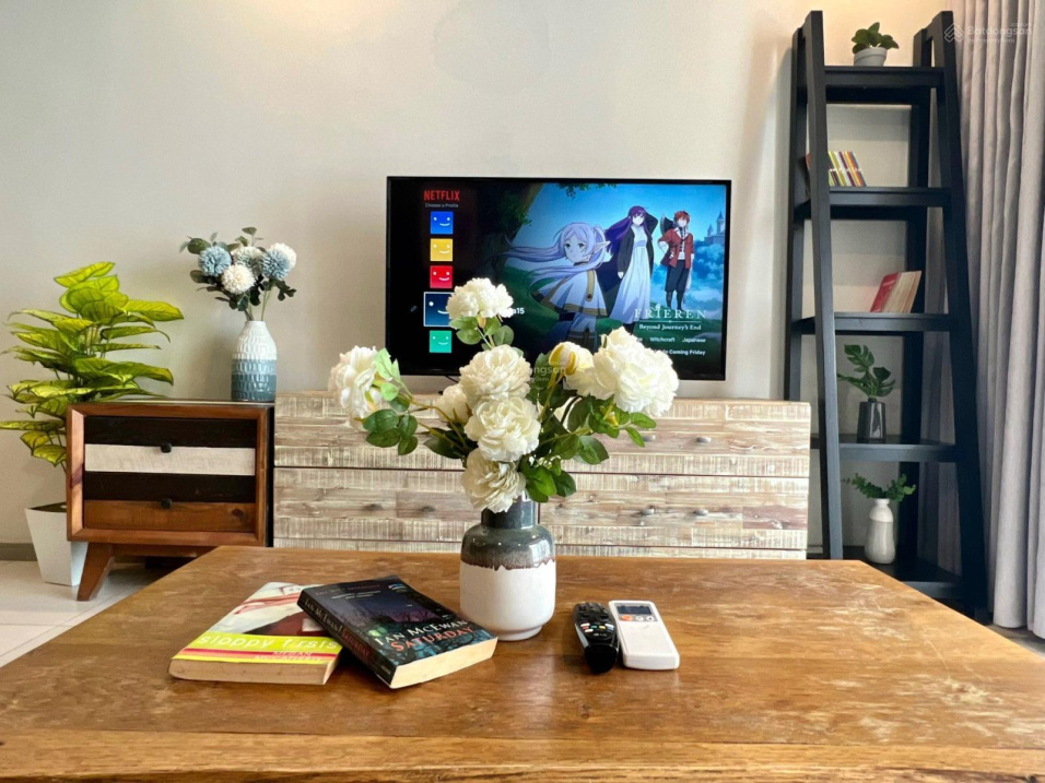 Bán gấp căn hộ Gold View Q4. 2PN 81m2 3.8tỉ