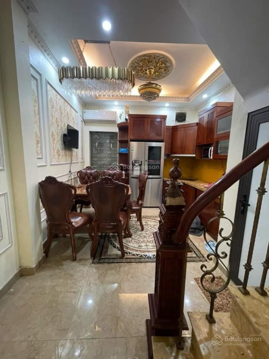 Bán gấp nhà phố Lương Yên, HBT 59 m2, 5T nhà mới, thang máy, ngõ thông, full nội thất, giá 11,3 tỷ