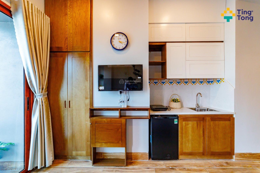 TT83 - phòng ban công full nội thất đầy đủ - sạch sẽ ngay trung tâm Cầu ...