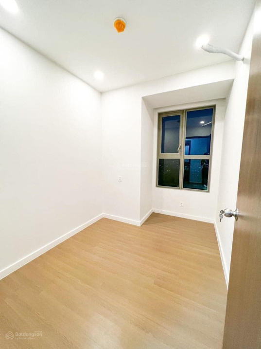 Bán nhanh căn hộ 57m2, 2PN 1WC, NTCB sẵn HĐT 9tr. Hỗ trợ vay ngân hàng ...