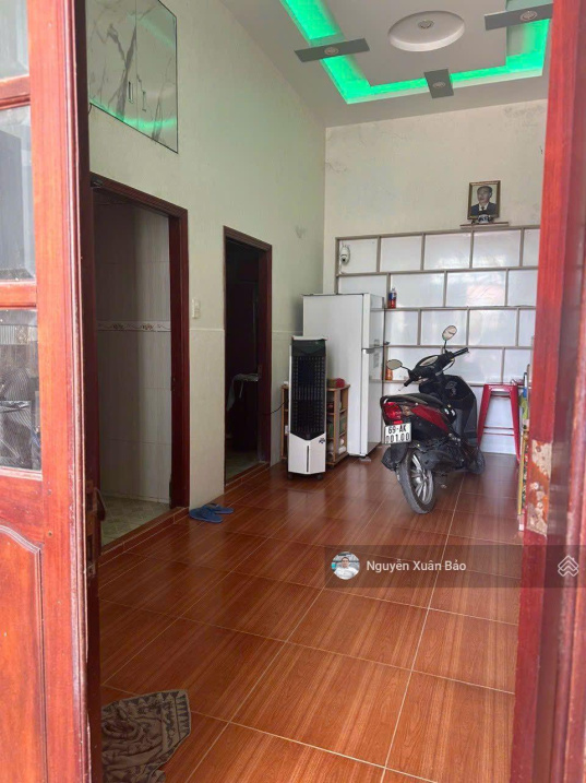 Chủ cần bán gấp nhà 92m2 mặt tiền đường Nguyễn Hữu Trí - Tân Túc giá 5,2 tỷ. LH 0909 805