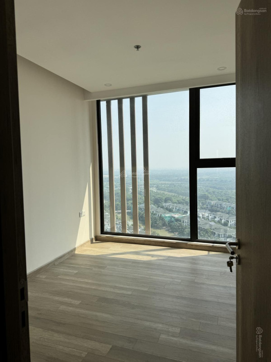 Bán mezza 180m2/2 sàn giá 42tr/m2 tại toà Sol Foret Ecopark