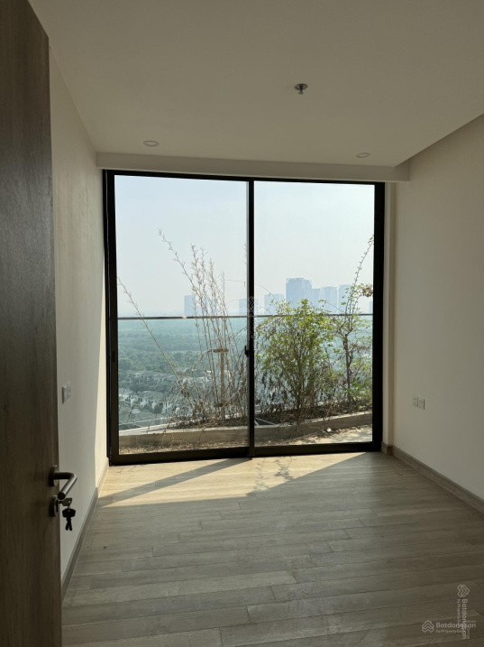 Bán mezza 180m2/2 sàn giá 42tr/m2 tại toà Sol Foret Ecopark