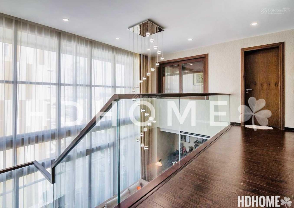 Bán CHCC duplex Mandarin 4 PN + 1 cực kỳ hợp lý, full nội thất, tầng cao view thoáng LH 0904 011