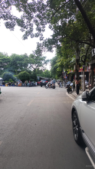 Siêu đắc địa Đầm Trấu ngã tư cửa khẩu nhiều ôtô tránh dừng đỗ vỉa hè rộng kinh doanh 60m2x5T MT 5m