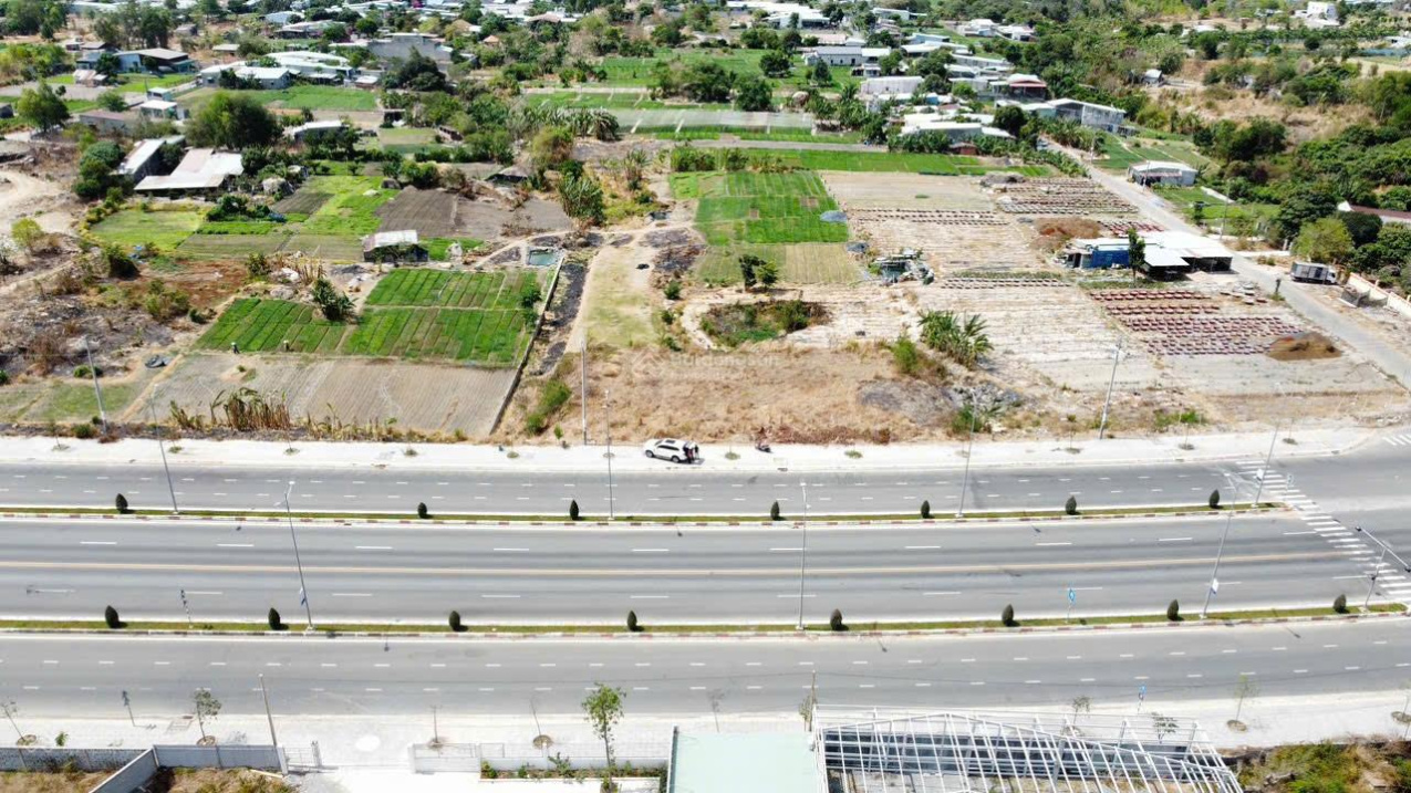 Cần bán 6000m2 đất thổ cư mặt tiền tuyến tránh QL56 Kim Dinh - Tp Bà ...