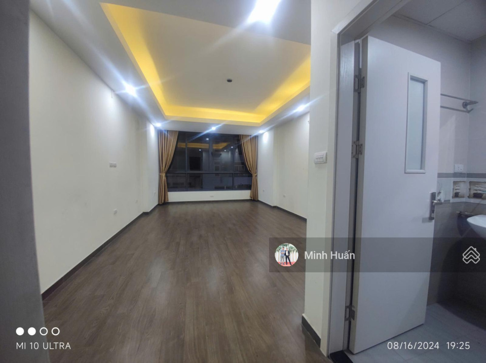 Cho thuê nhà Dịch Vọng Cầu Giấy DT 50m2 x 6T MT 6M T1 thông sàn KD tốt nhà đẹp giá 23tr/th