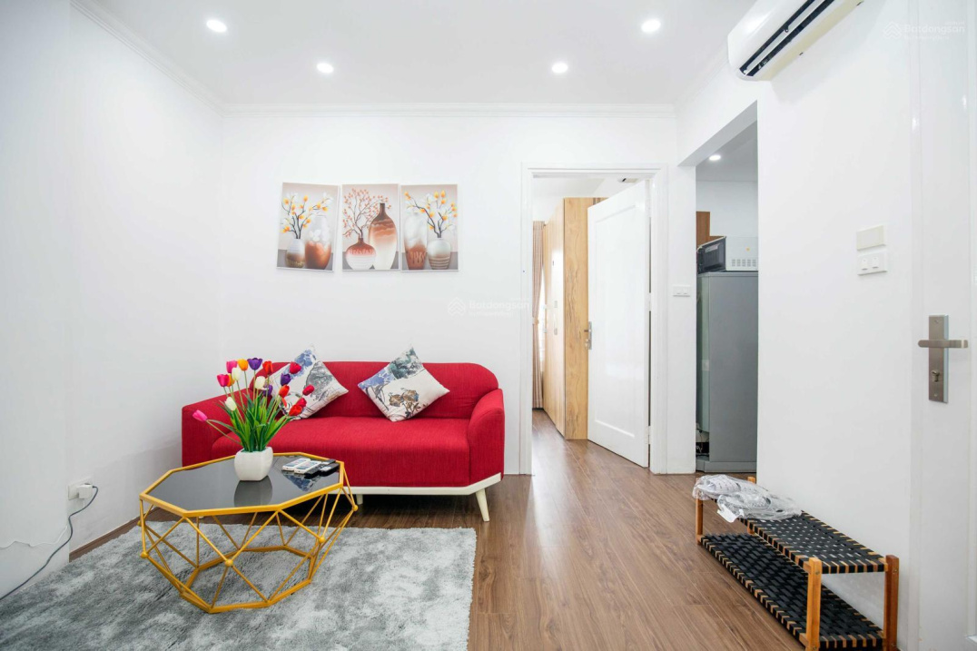 Căn hộ dịch vụ 1 phòng ngủ 60m2 cho thuê phố Kim Mã, cạnh Rmit, đối ...