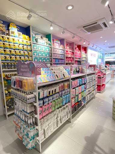 Hẻm vip 150 Nguyễn Trãi - Q1, gần Tân Hải Vân; DT: 5x20m, trệt, 3 lầu ...