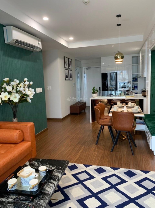 Bán căn hộ Gold View Q4, 2PN giá 4tỷ700