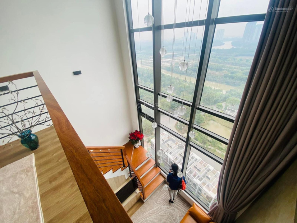 Mezza studio thông tầng trần cao 6m làm được 2 tầng