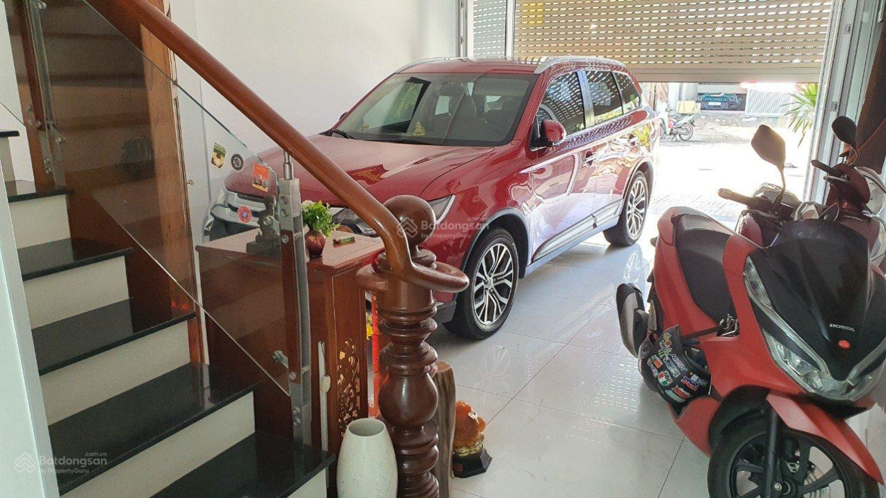 Hạ giá căn duy nhất! Mặt tiền Chợ Lớn Q6, (4,5x16m) 4 tầng, nhà mới, BTCT kiên cố, 73m2 đất