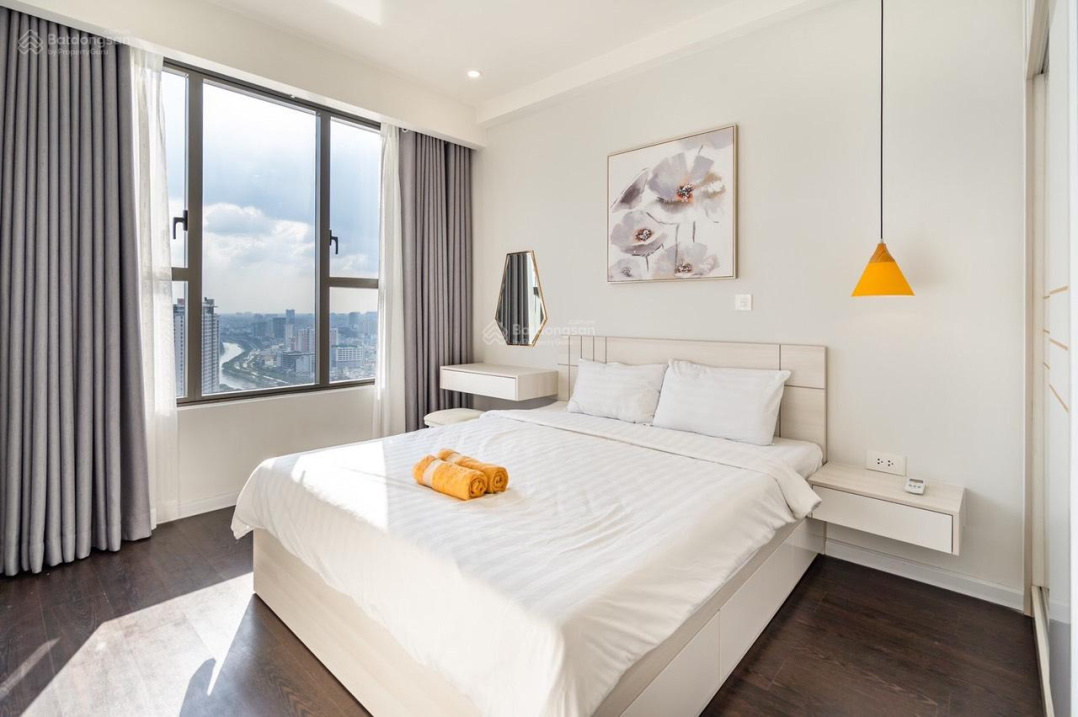 Cho thuê gấp CC Gold View - Q4, DT 3PN, full, nhà mới đẹp, giá 22tr/th ...