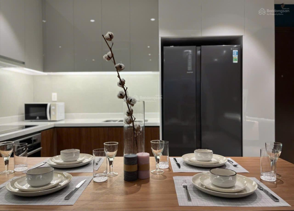 Tôi có căn officetel 1 PN DT 33m2 cần bán gấp 1,9 tỷ bao hết nhà mới view đẹp LH 0968 992